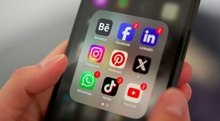 Combatting Brain Rot – The Hidden Dangers Of Endless Scrolling » REDx ...